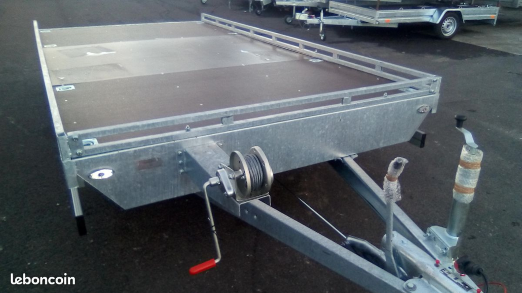 Plateau fixe + rampes Boro ATLAS 7m x 2m 3500KG – Remorques du Dauphine