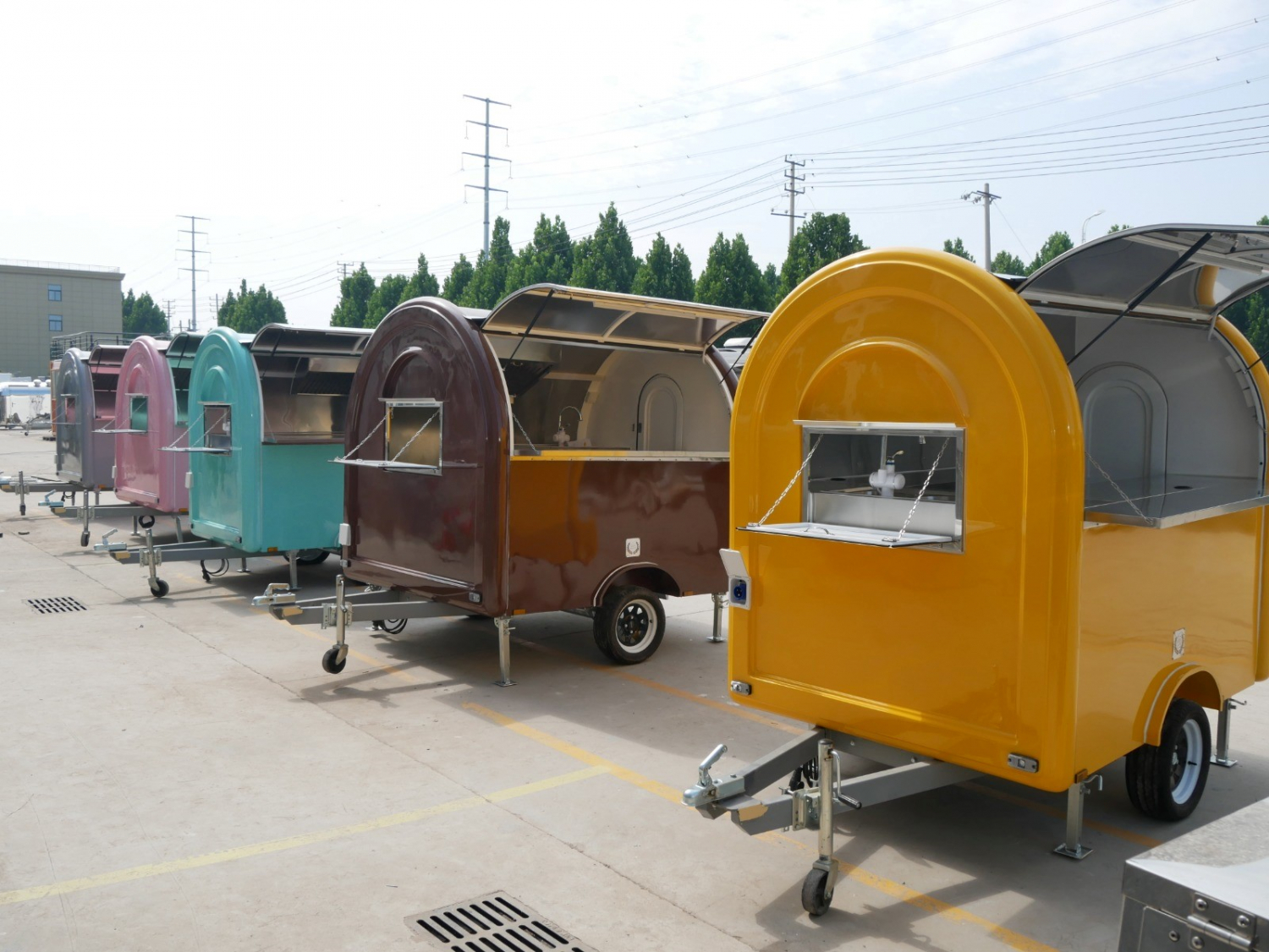 REMORQUE BOUTIQUE MINI FOOD TRUCK WB 230 WCOMP AVEC HOTTE ET FRIGOT ...